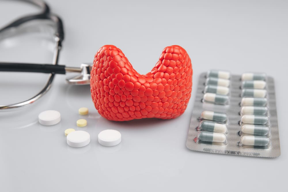 Multinodular Goiter: Causes, Symptoms & Modern Treatments - Thyroid ...