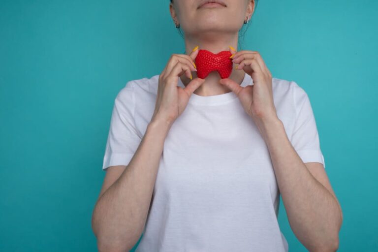 Multinodular Goiter: Causes, Symptoms & Modern Treatments - Thyroid ...